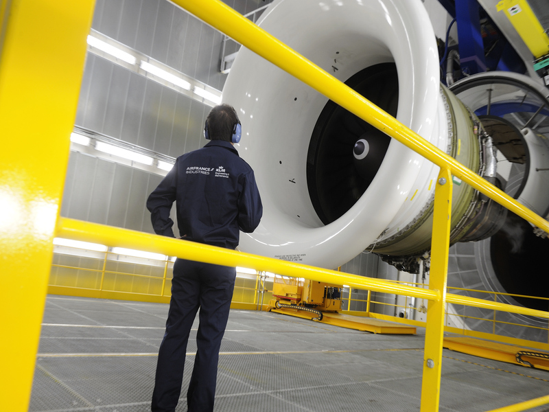 China Airlines and AFI KLM E&M sign major GE90 engine support contract ...